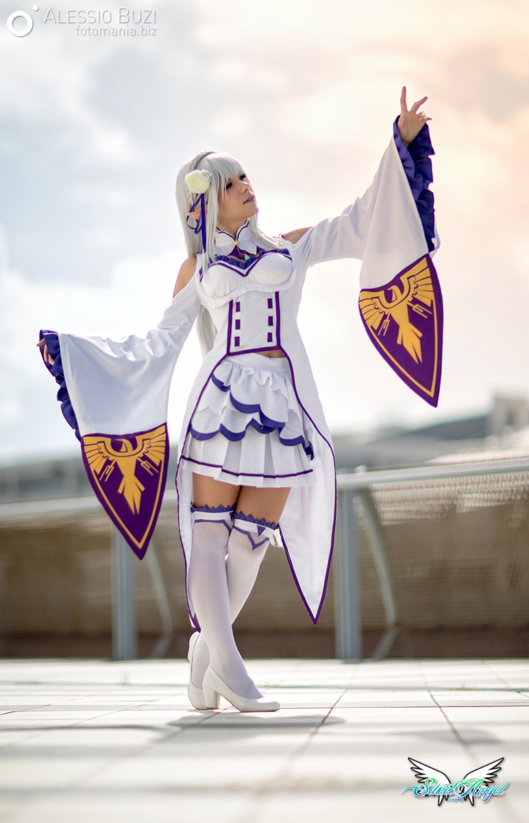 Emilia – RE: Zero – Sweet Angel Cosplay